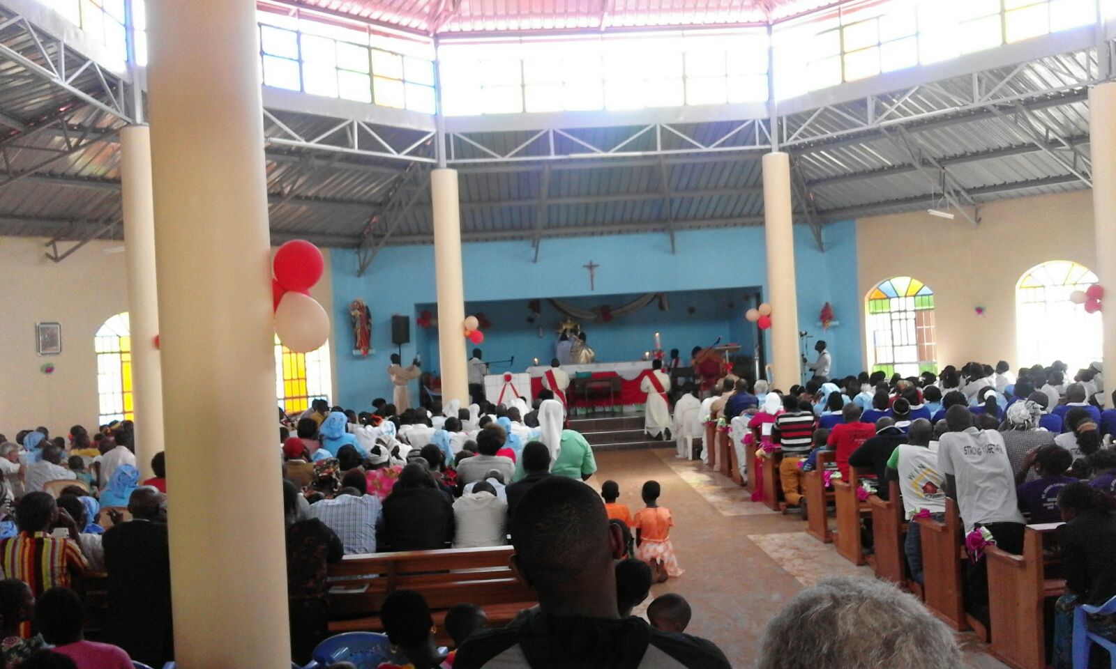 Il Vescovo John Oballa a Sultan Hamud - Regina dell'Amore